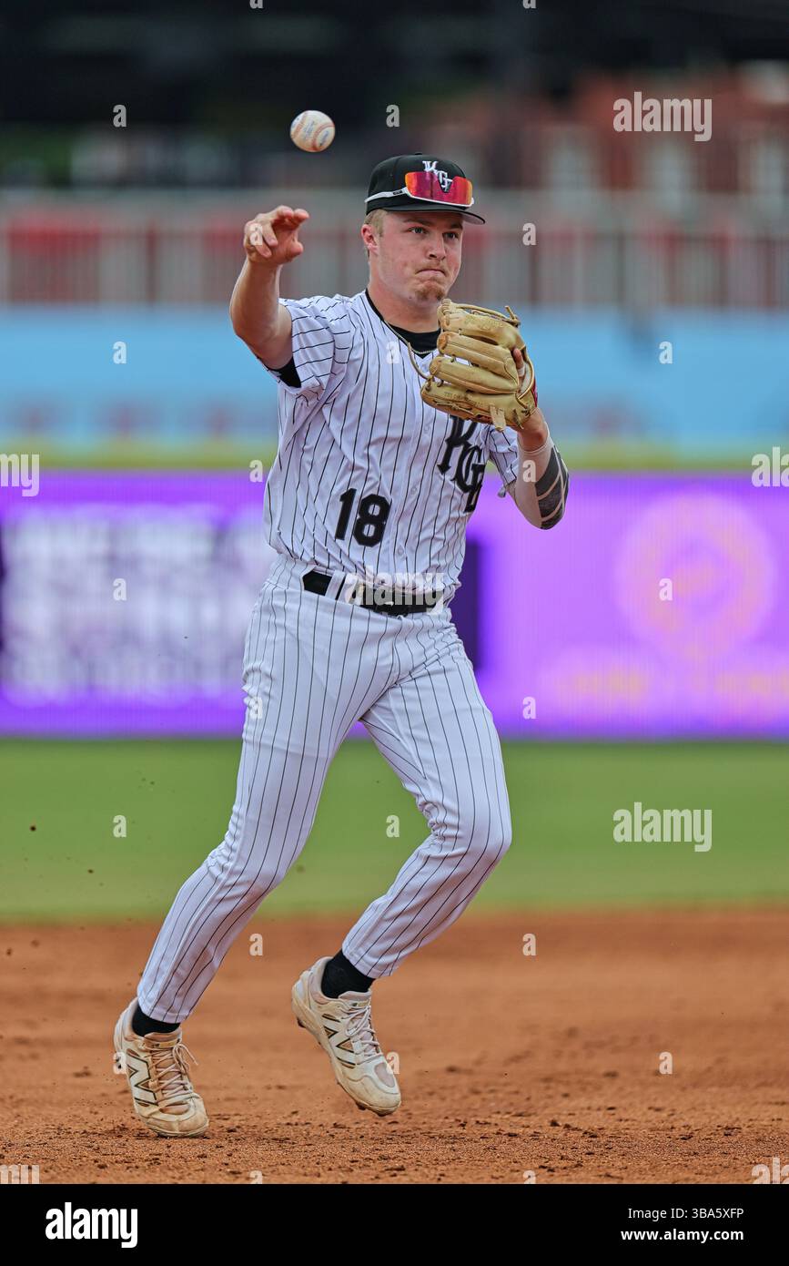 Kannapolis, NC: Kannapolis Cannon Ballers shortstop Caleb Bonemer (18 ...