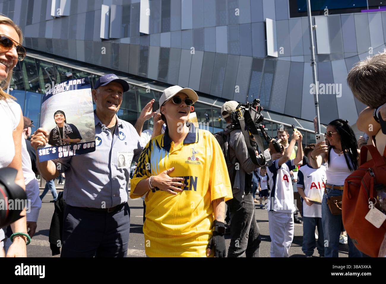 British-Israeli hostage Emily Damari held captive in Gaza, received an ...
