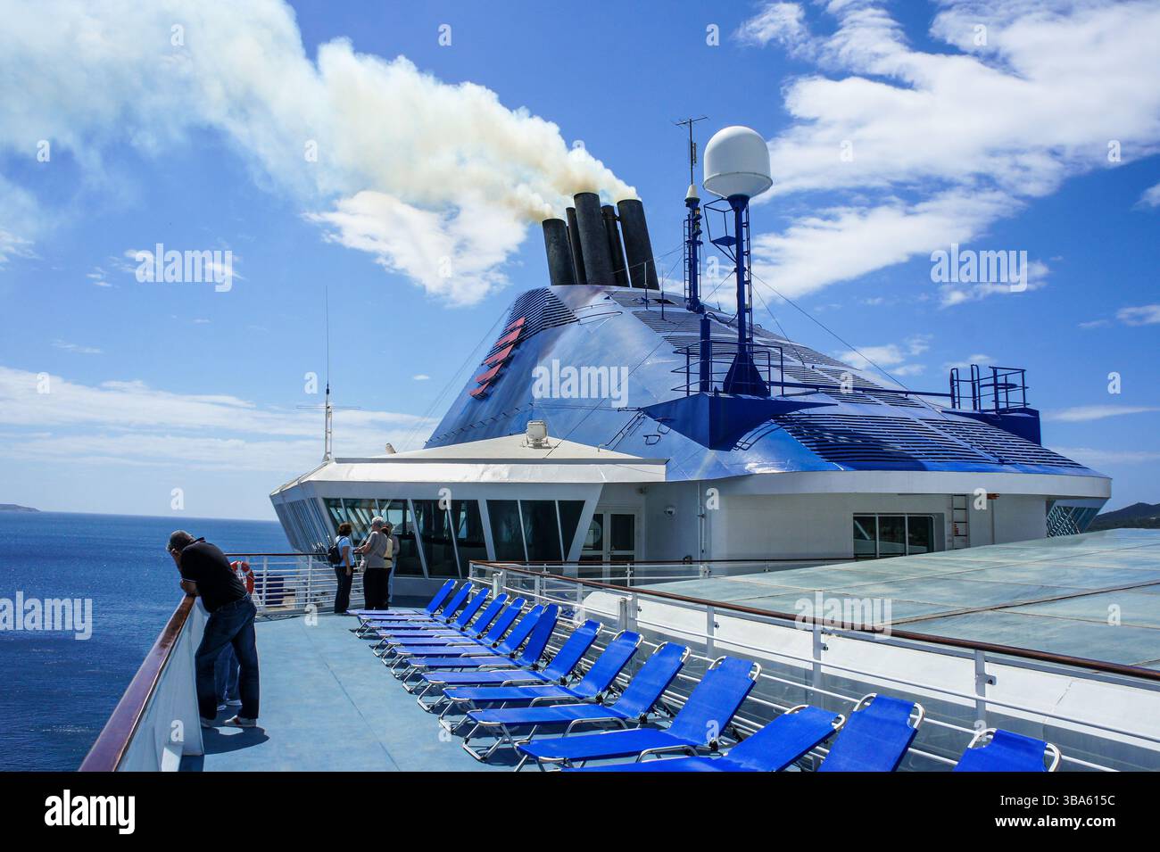 Thick smoke from cruise ships hi-res stock photography and images - Alamy
