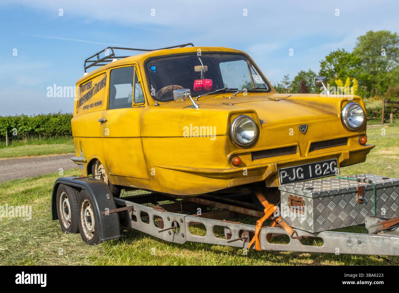 Trotters Independent Trading Co. 1968 60s sixties Yellow Supervan III ...