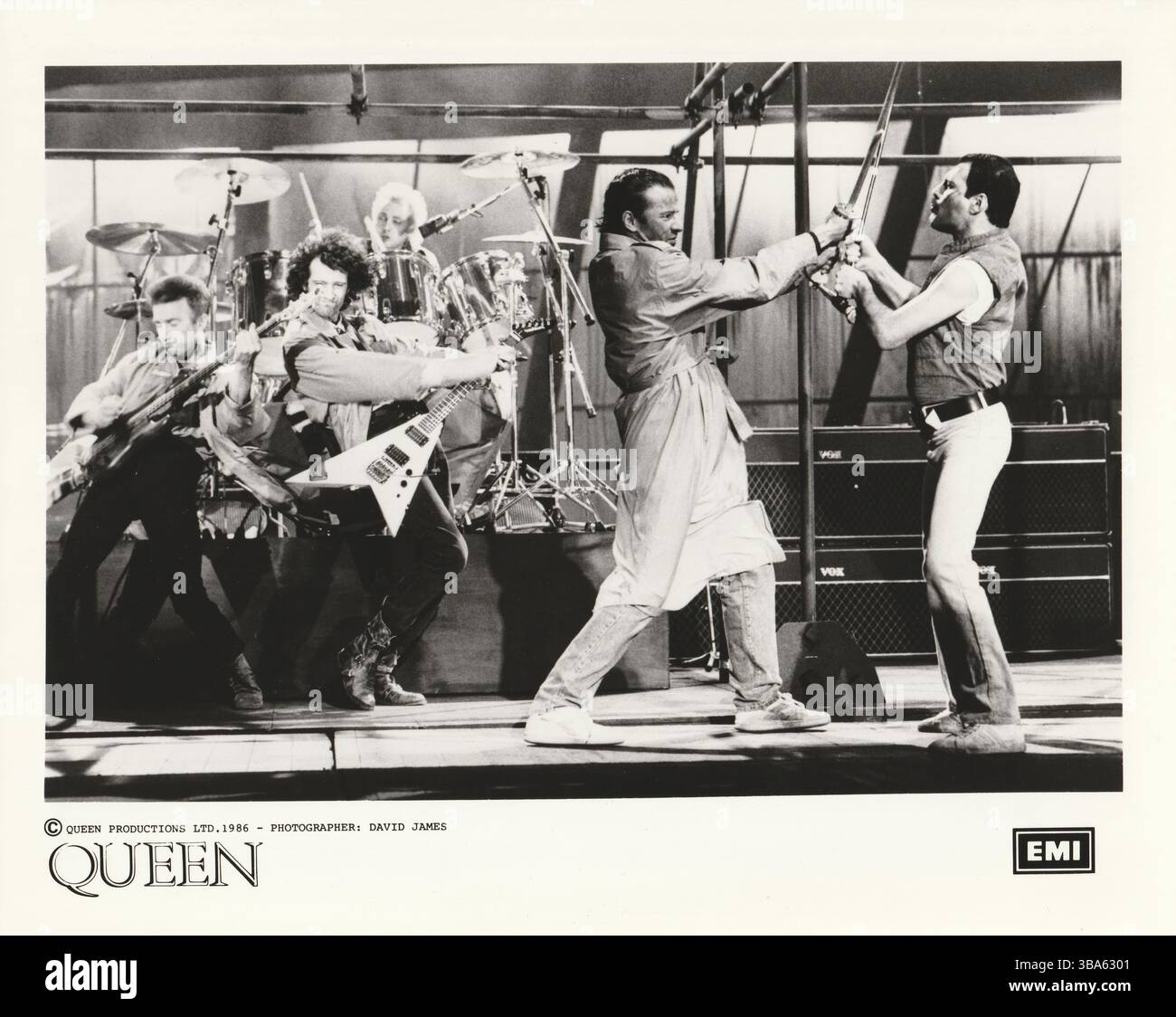 Highlander 1986 EMI / Queen Music Video Freddie Mercury / Christopher ...