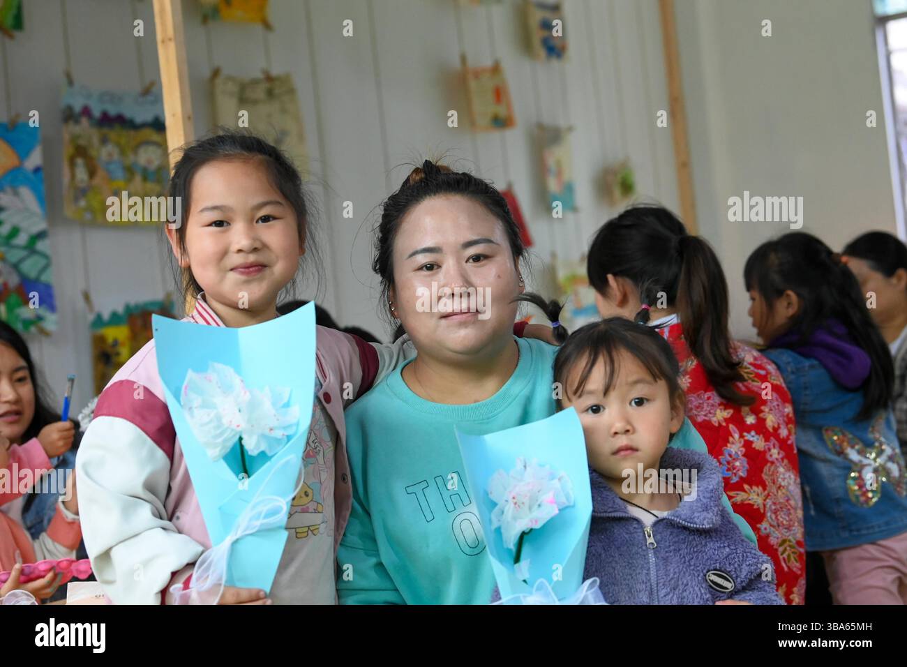 Children take part in activities to welcome Mother's Day in Chongqing ...