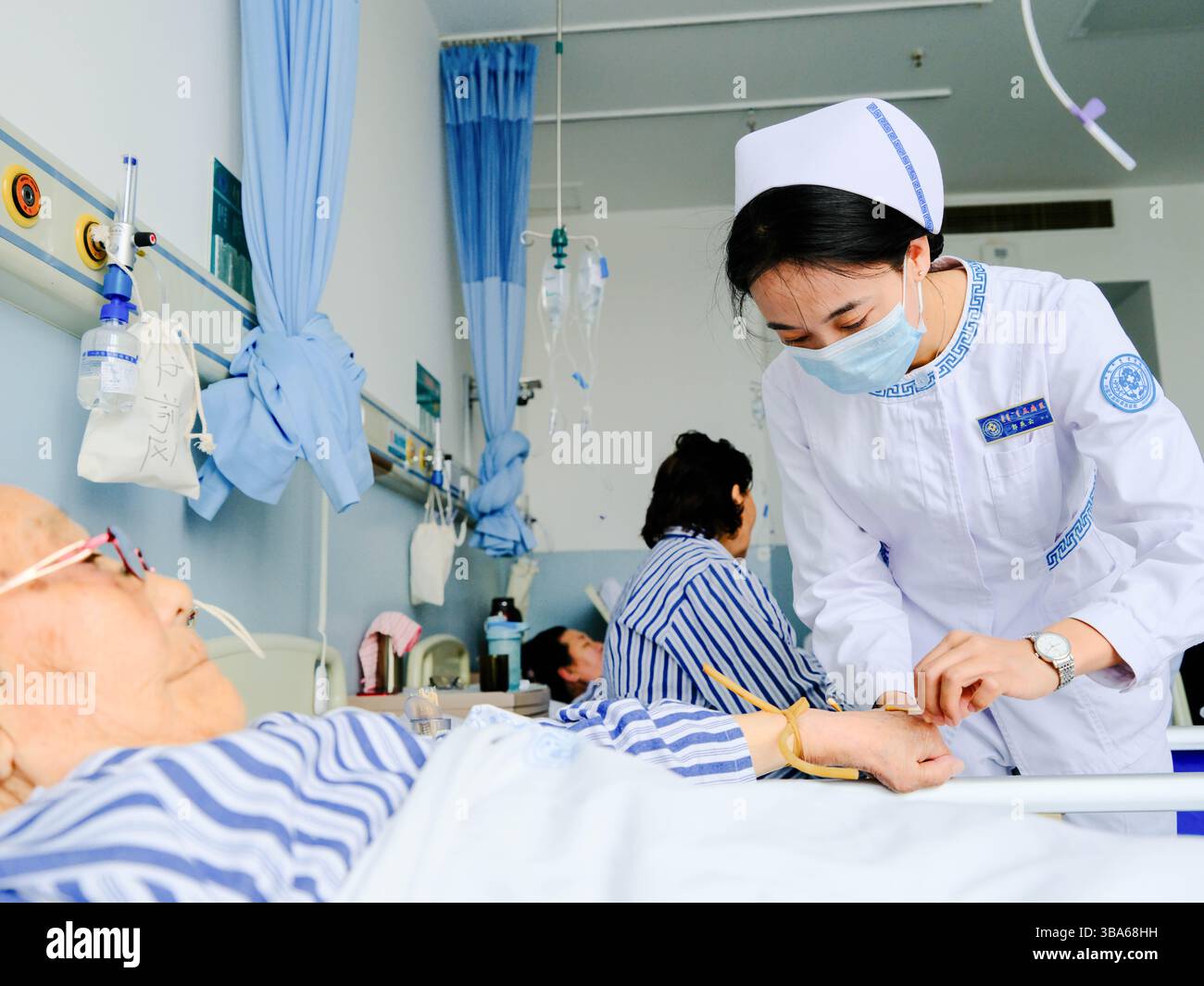 Intravenous nurses day hi-res stock photography and images - Alamy