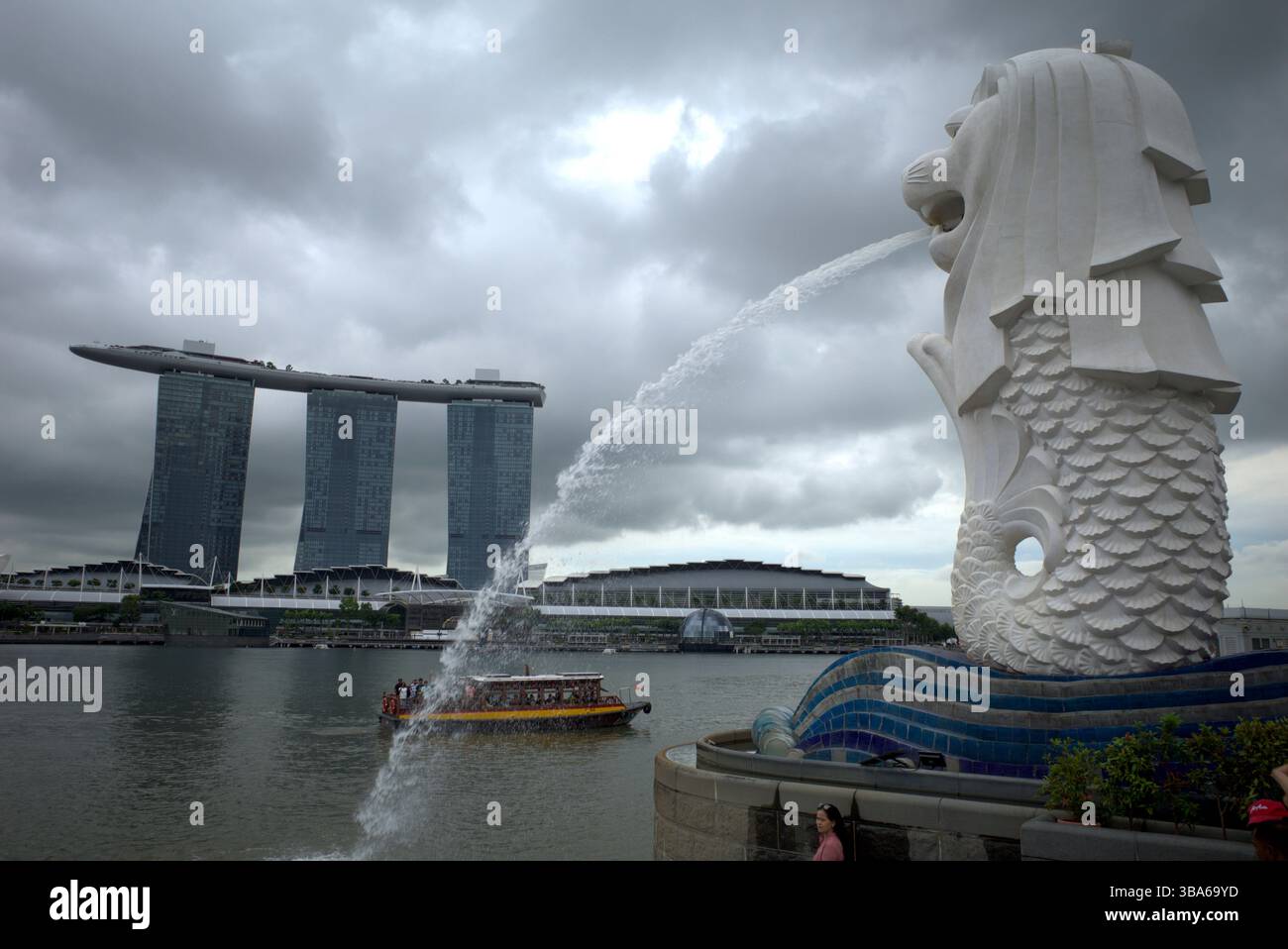 Singapore - 29 November 2024: Merlion Park, a famous Singapore landmark ...
