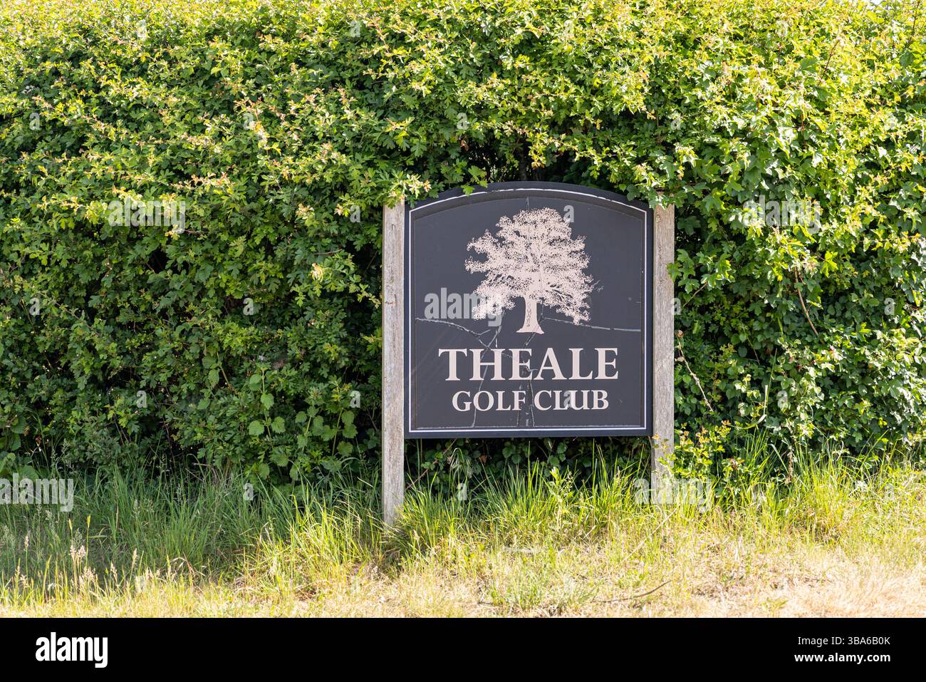 High street theale hi-res stock photography and images - Alamy