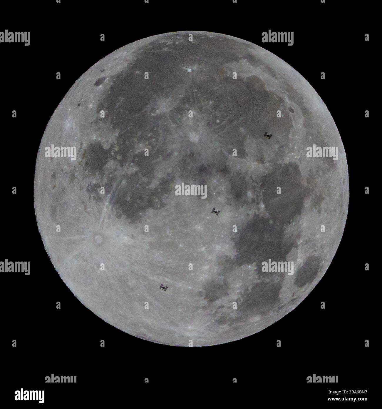 nternational Space Station Transiting the Full Moon Captured in High ...