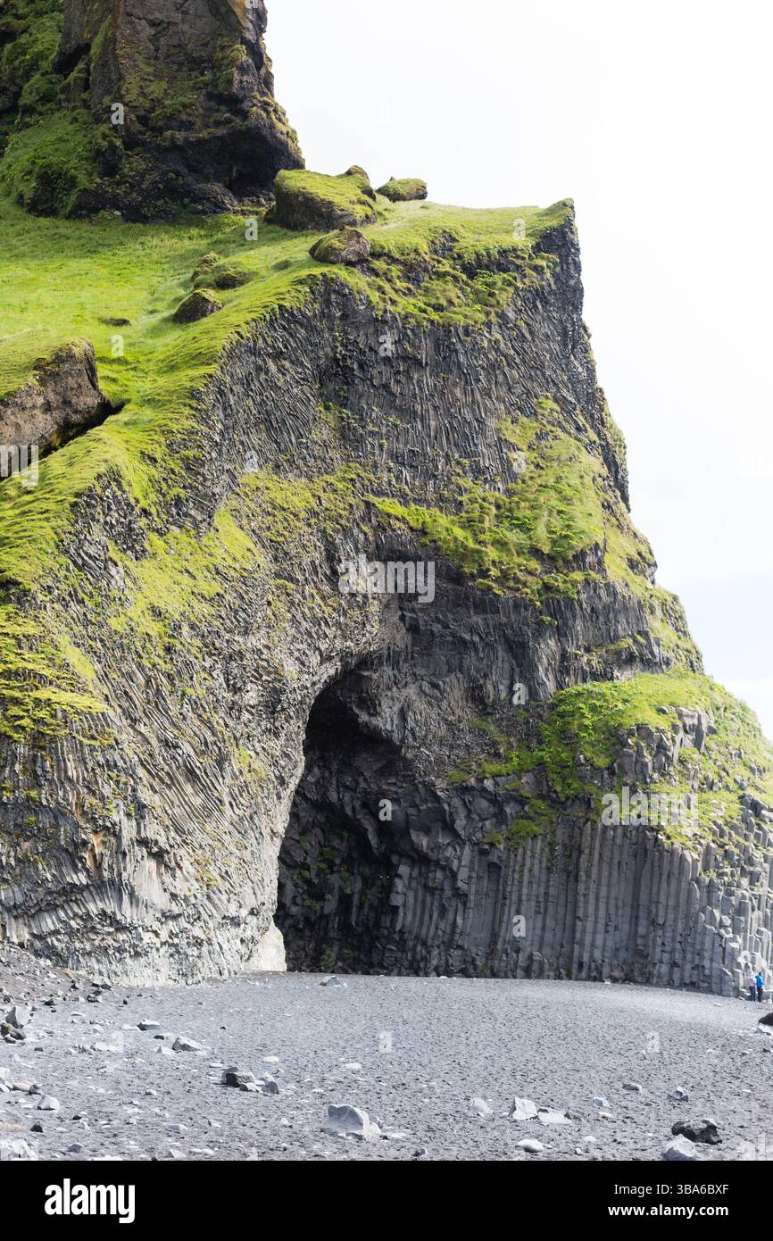 Dark basalt rock lines hi-res stock photography and images - Alamy