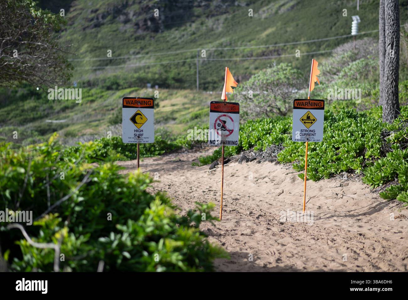 Danger high surf warning hi-res stock photography and images - Alamy