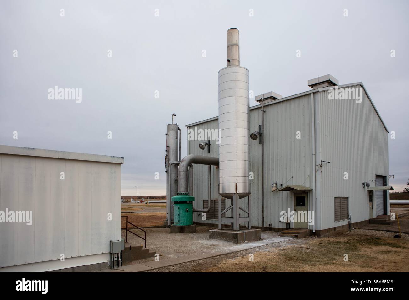 Oil pumping station hi-res stock photography and images - Alamy