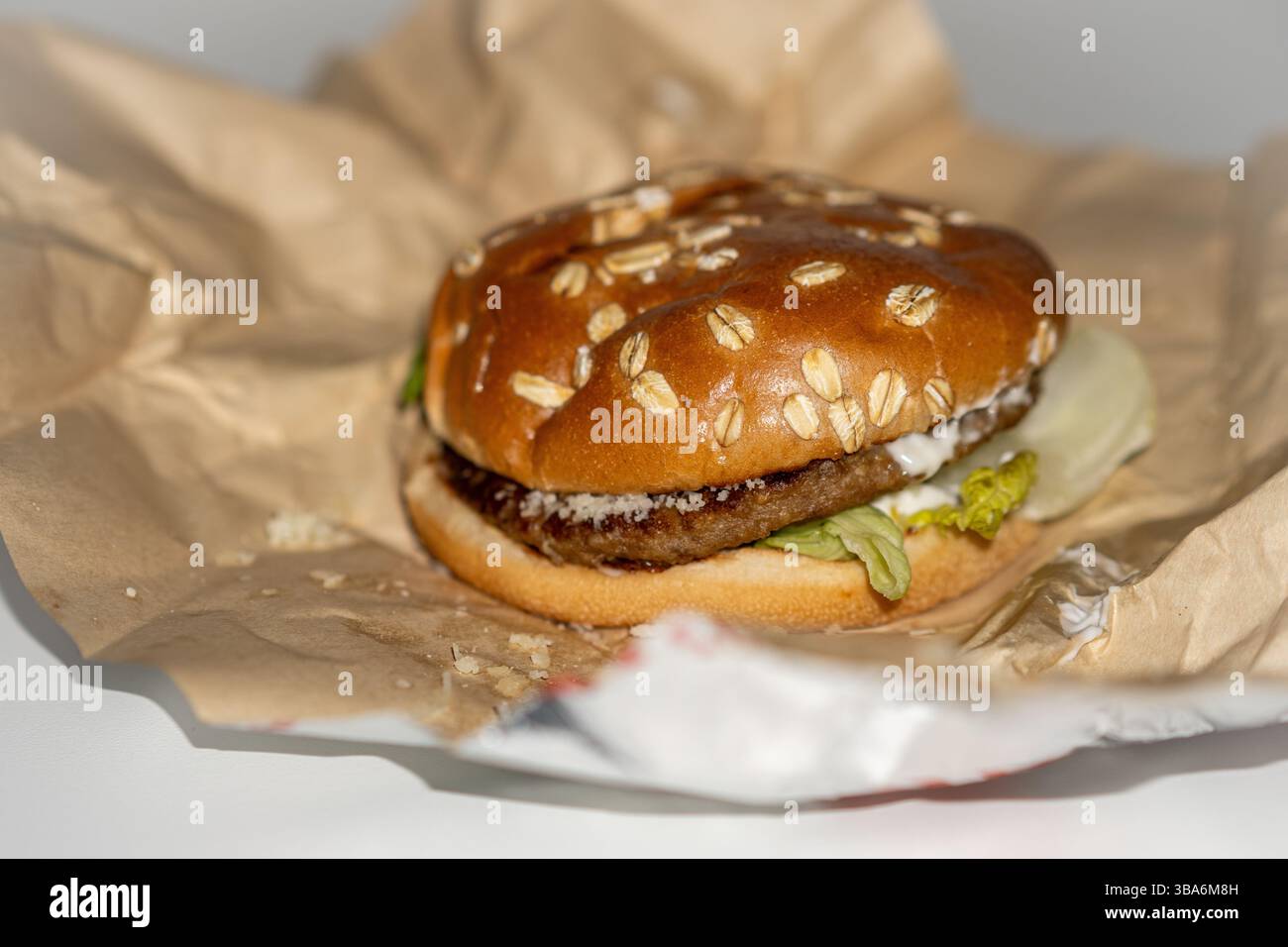 Indulgent burger hi-res stock photography and images - Alamy