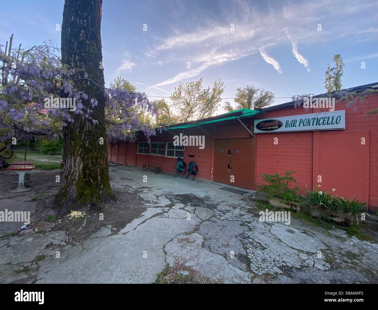 Castelvetro Piacentoino, Italy - April 5th 2025 Exploring Ponticello ...