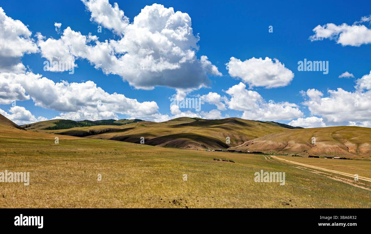 The endless landscape of Mongolia Stock Photo - Alamy