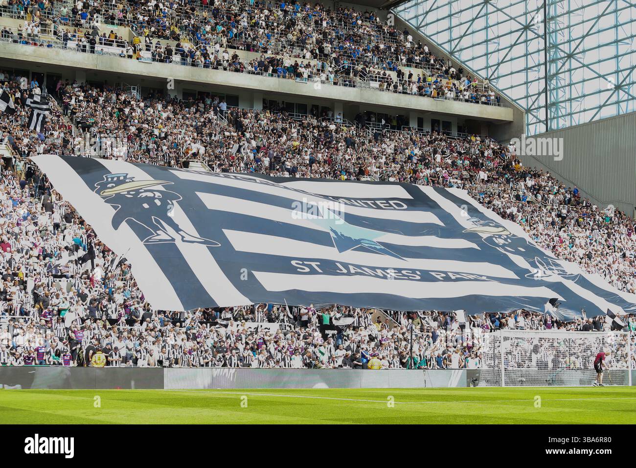 Newcastle, UK. 11th May, 2025. Newcastle United Fans pre match display ...