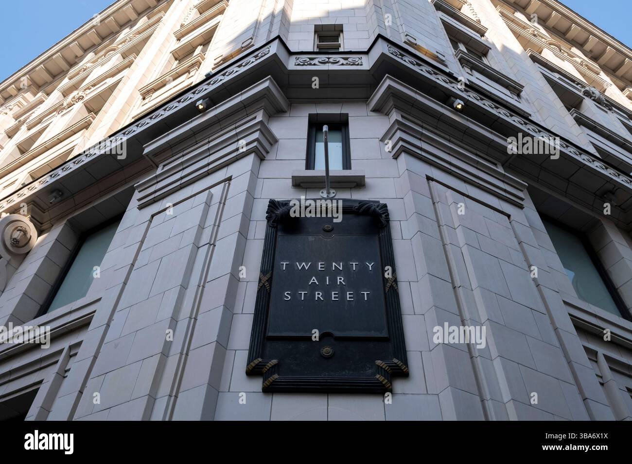 Paul weiss london hi-res stock photography and images - Alamy