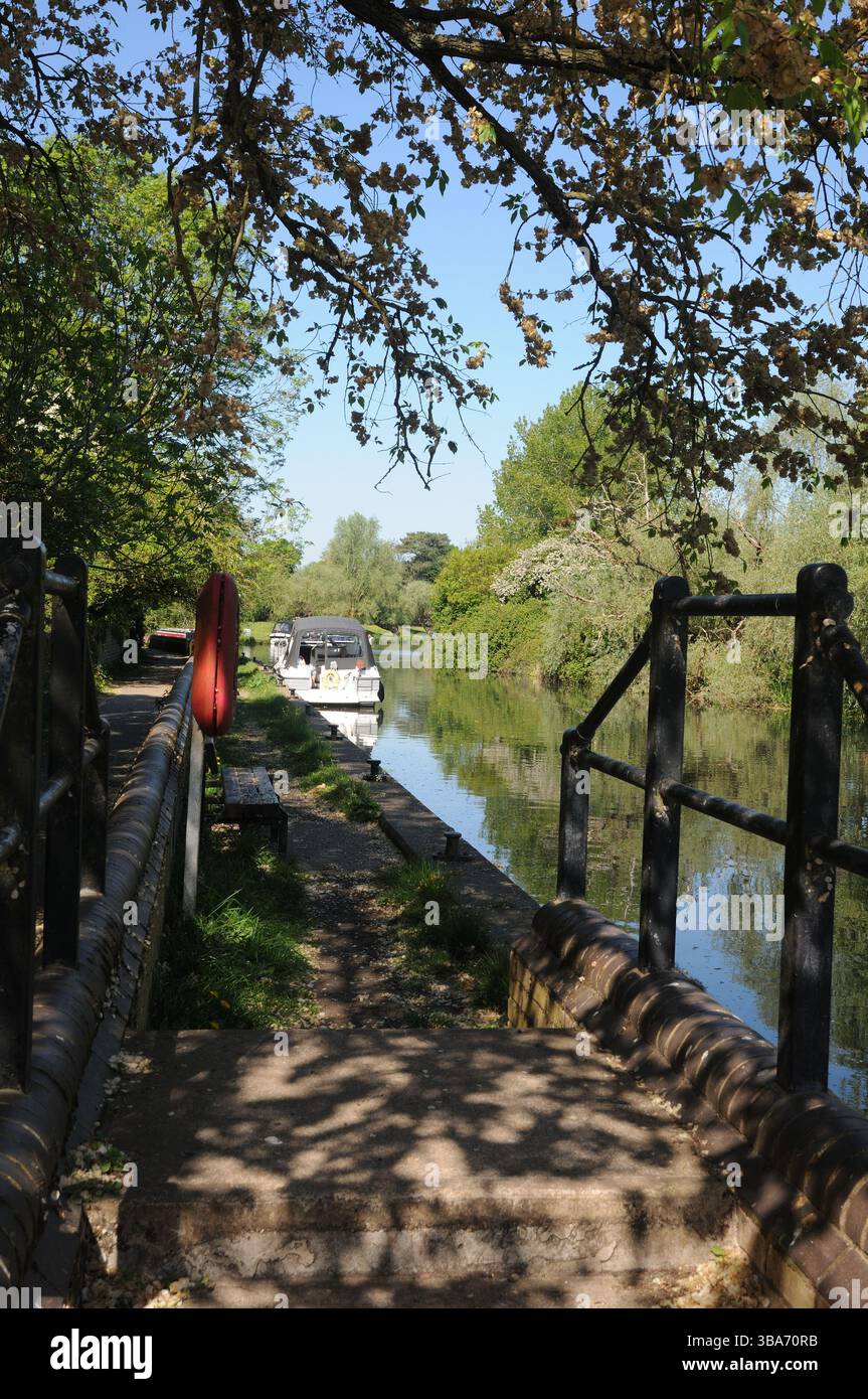 River Great Ouse view, High Street, Hemingford Grey, Cambridgeshire ...