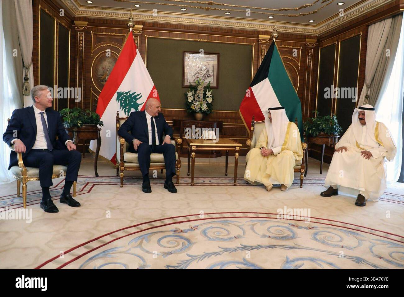 Lebanese President Joseph Aoun meets with Kuwaiti Acting Prime Minister ...