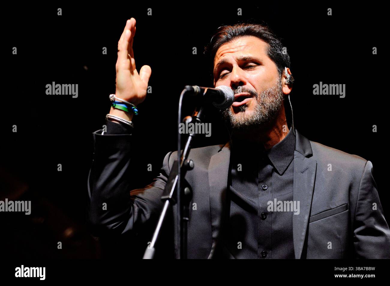 Der spanische Flamenco-Sänger David Carpio im Essener Grillo-Theater ...