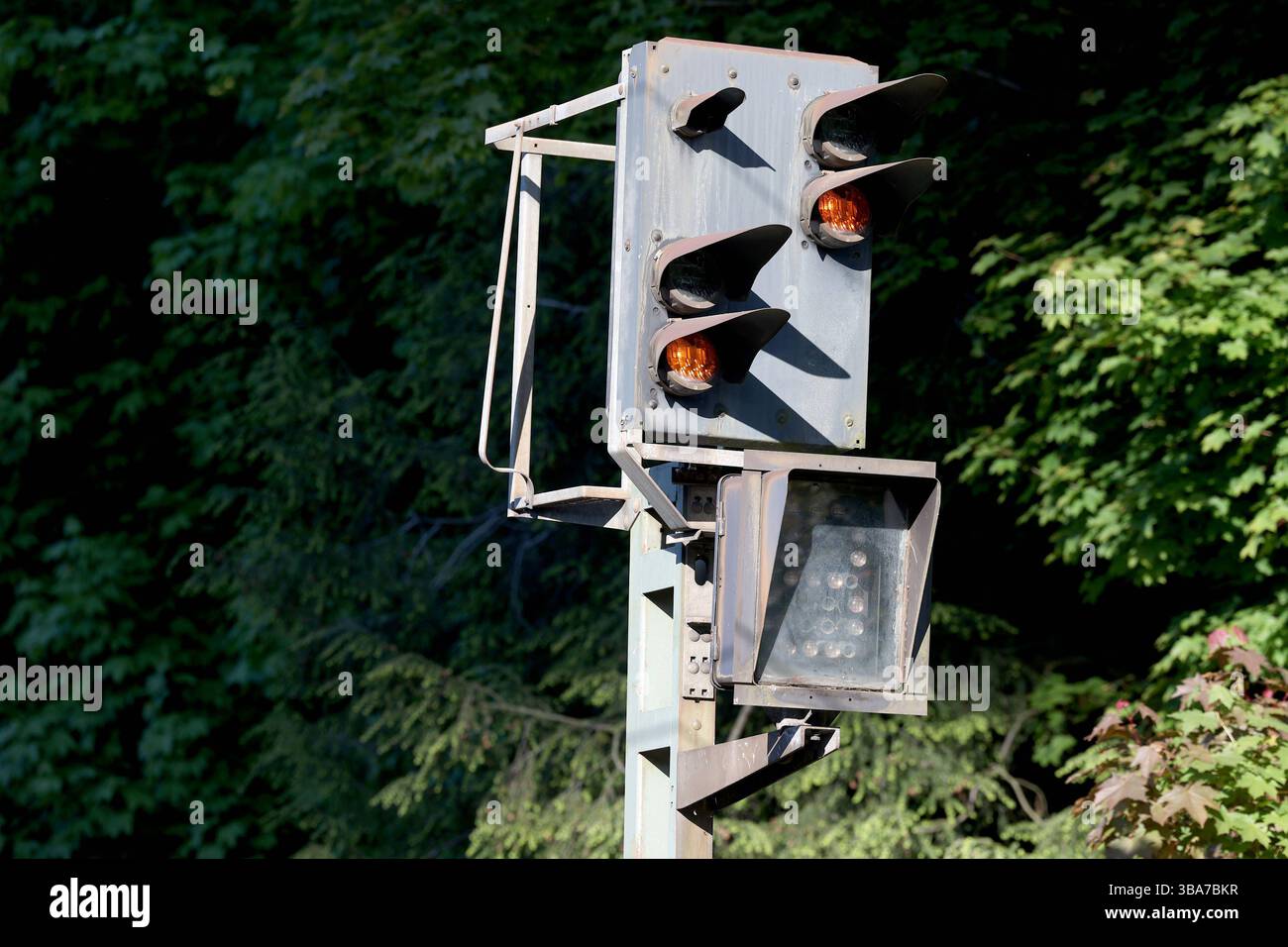 Bahnsignal, Signal Orange in Eiserfeld Bahnsignal am 12.05.2025 in ...
