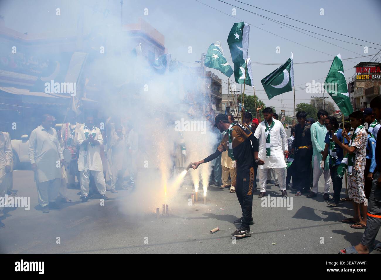 India pakistan escalation may 2025 hi-res stock photography and images ...
