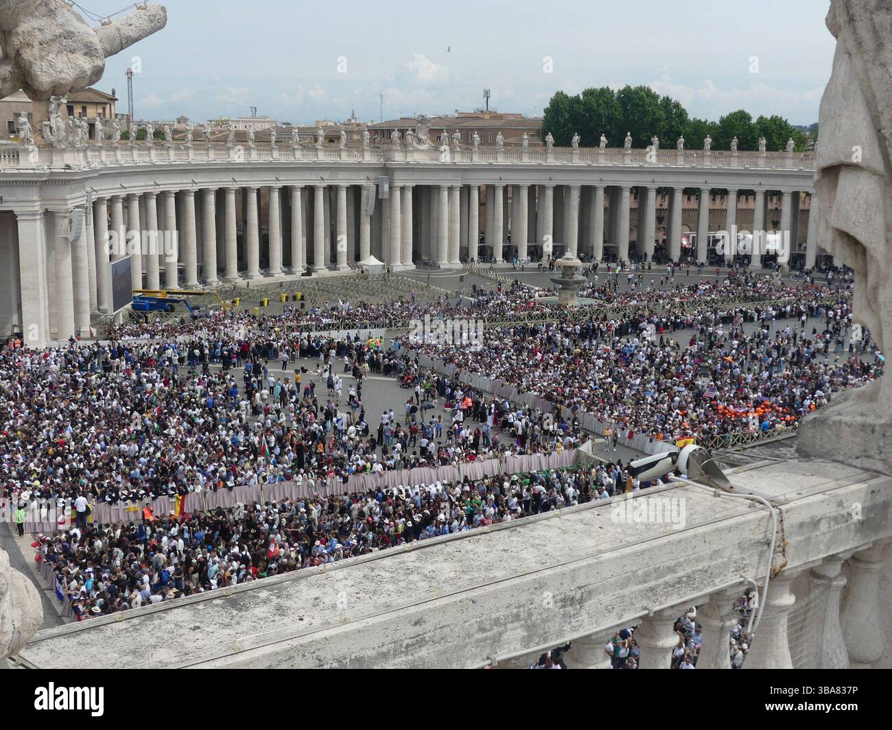 Pope leo xiv made hi-res stock photography and images - Alamy