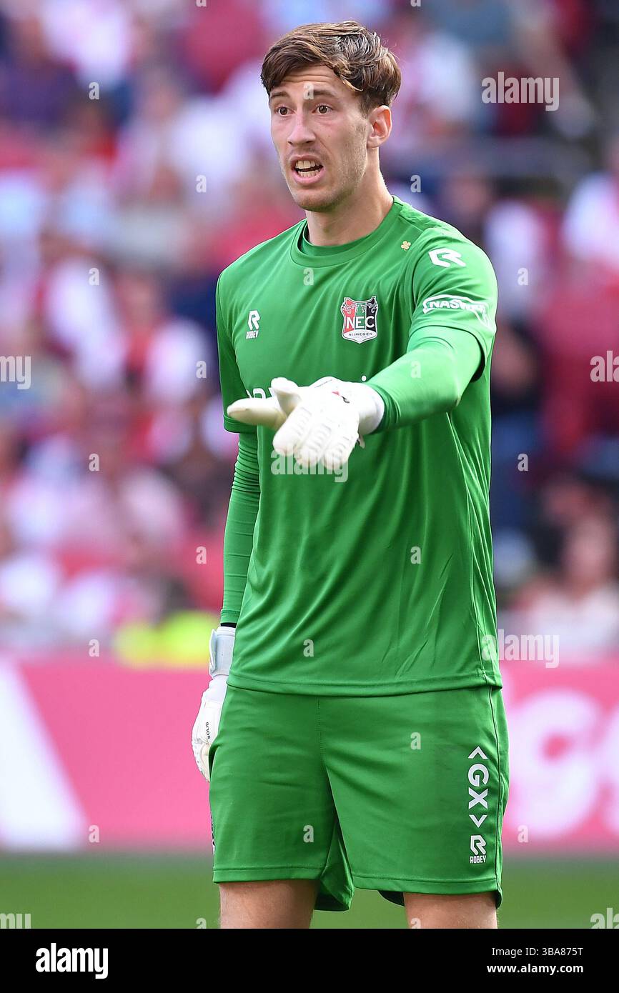 Amsterdam, Germany. 11th May, 2025. Fussball Ehrendivision 32. Spieltag ...
