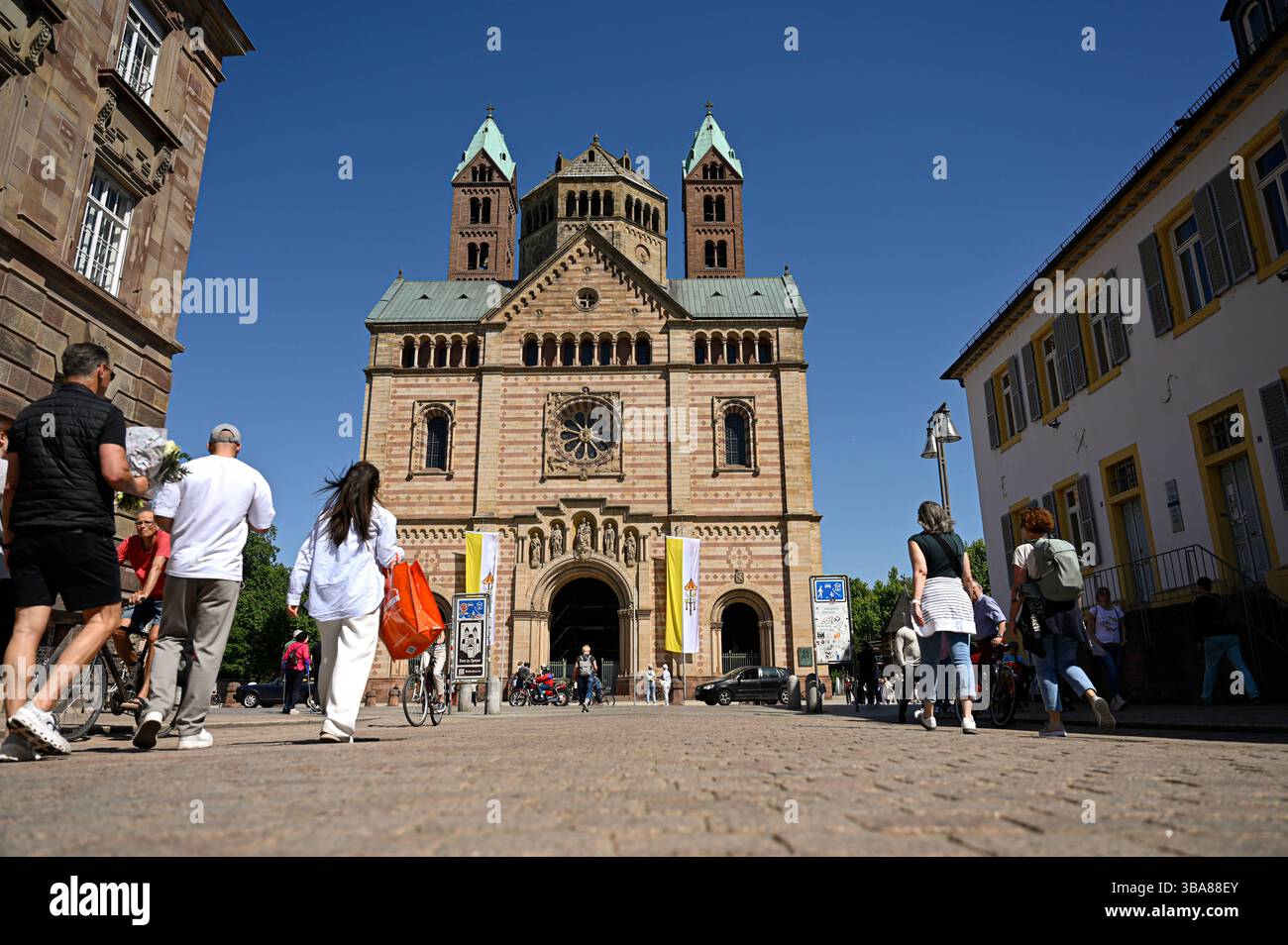 Dom zu Speyer in der rheinland-pfaelzischen Stadt Speyer Foto vom 10.05 ...