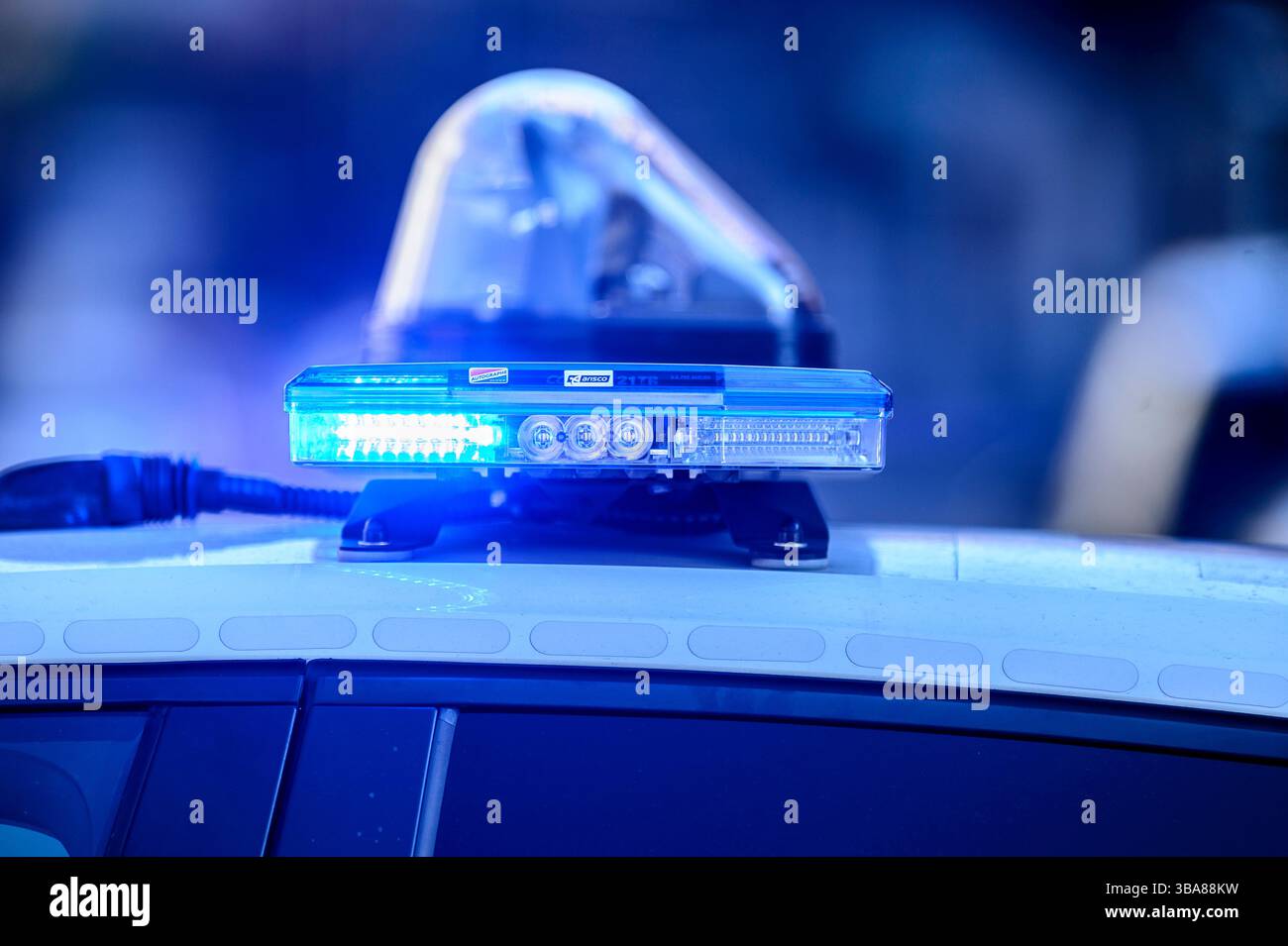 Lumières bleues des gyrophares de la police | Blue lights from police ...