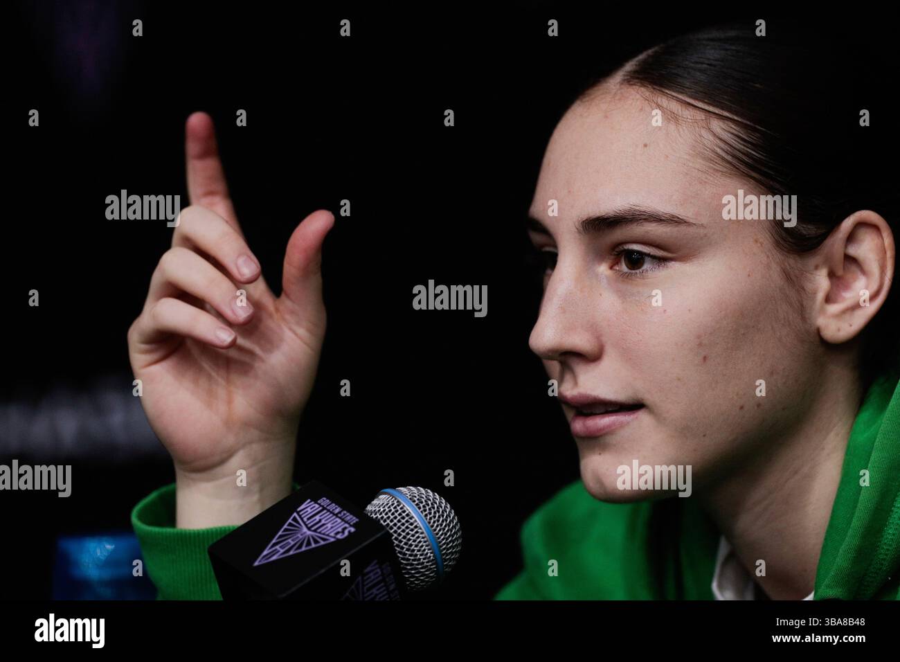 Golden State Valkyries guard Carla Leite answers a media question ...