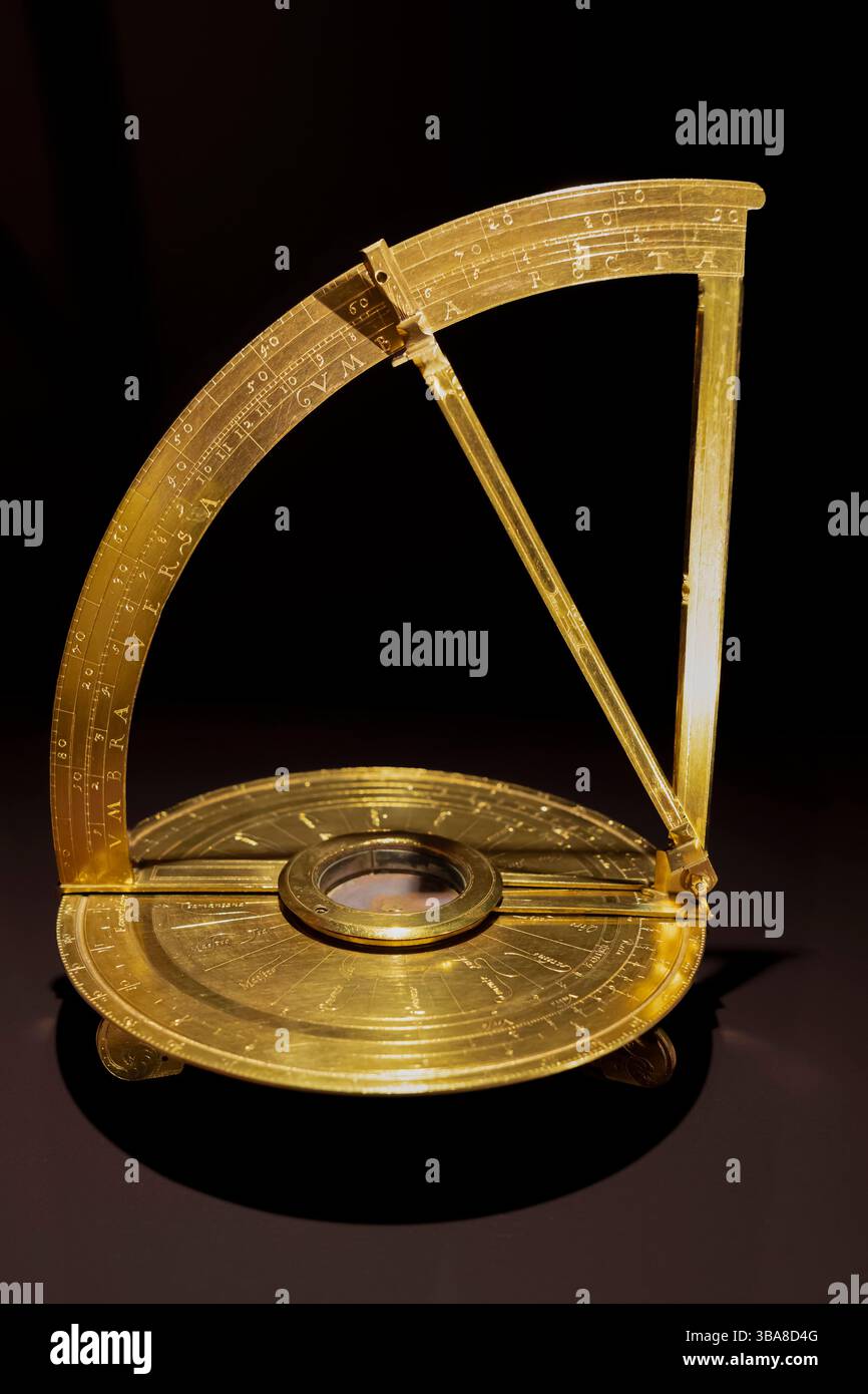 Azimuthal quarter circle hi-res stock photography and images - Alamy