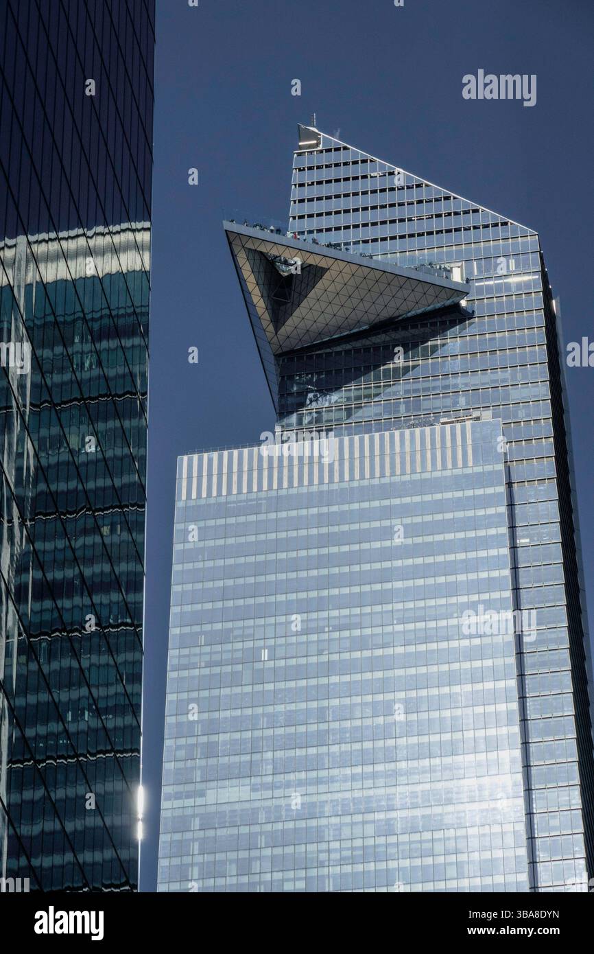 "The Edge" is an outdoor observation deck on the hundredth floor in ...