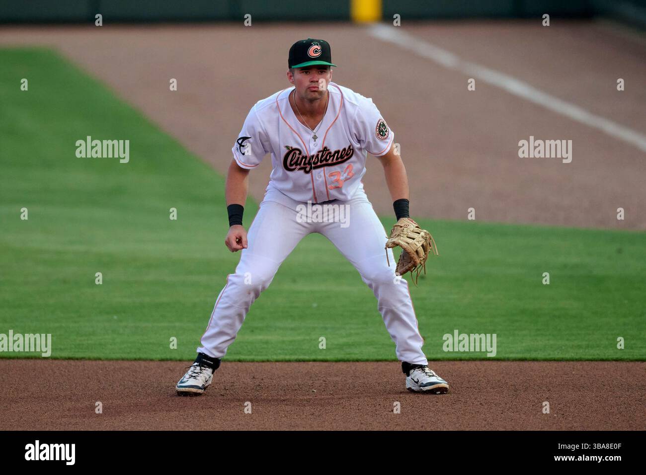 Columbus Clingstones first baseman Drew Compton (33) during an MiLB ...