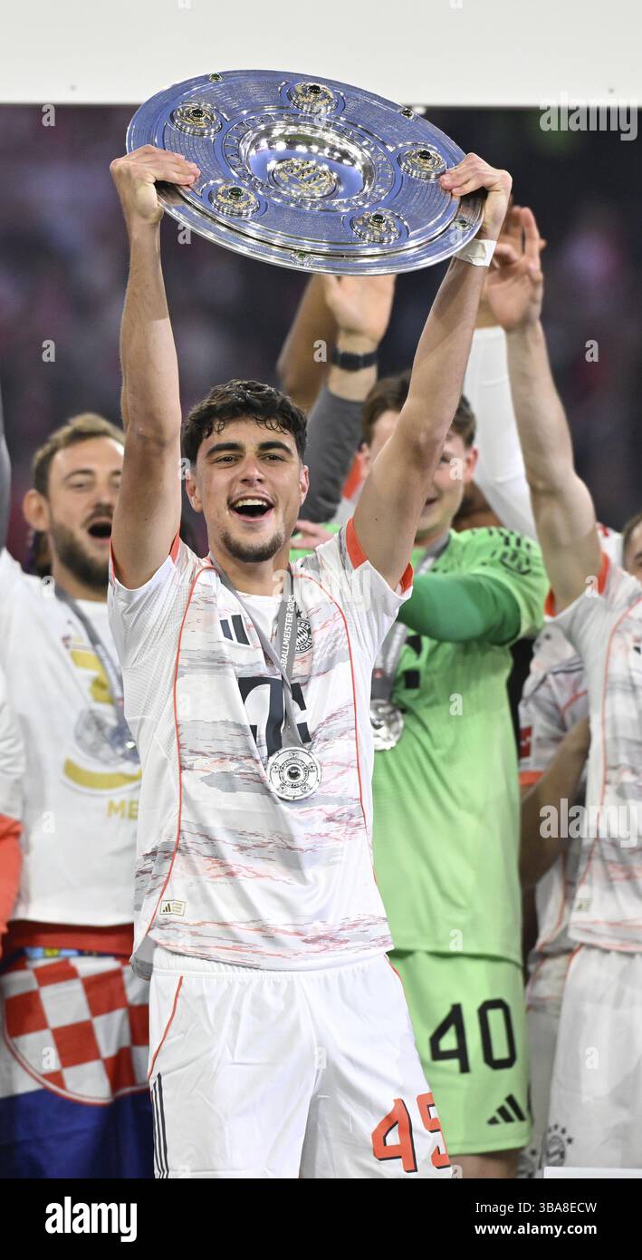 FC Bayern Munich FCB celebrates 34th championship title, championship ...