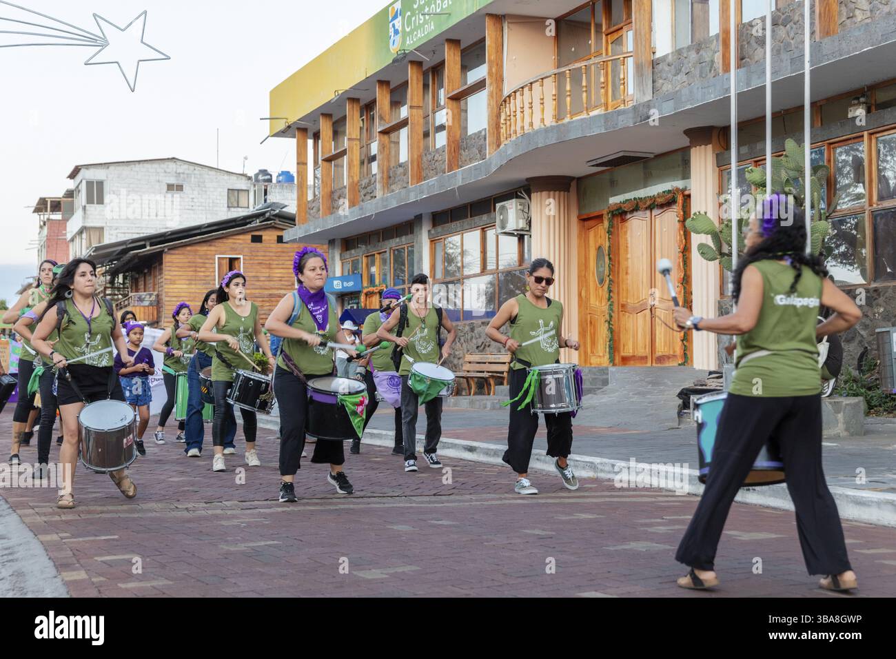Female musicians, band, San Cristobal, Galapagos, Ecuador, South ...