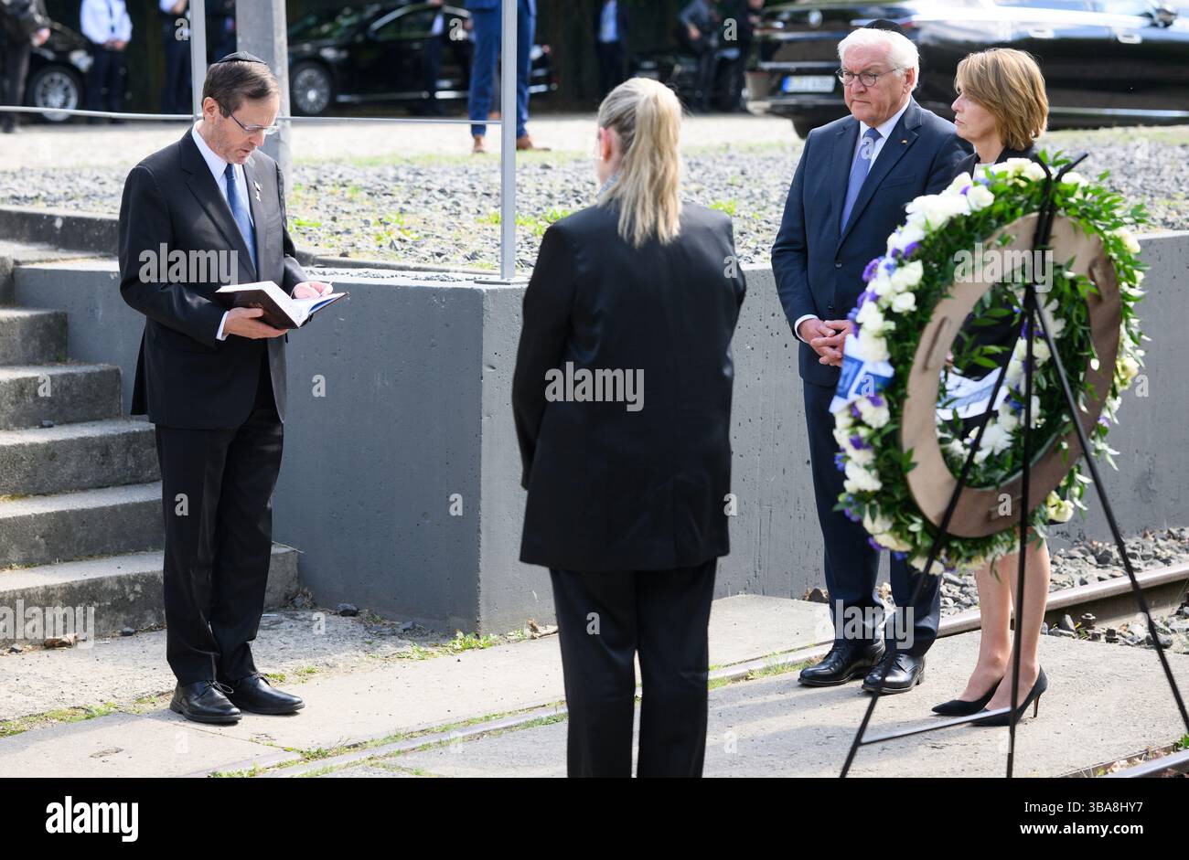 12 May 2025, Berlin: Federal President Frank-Walter Steinmeier and his ...