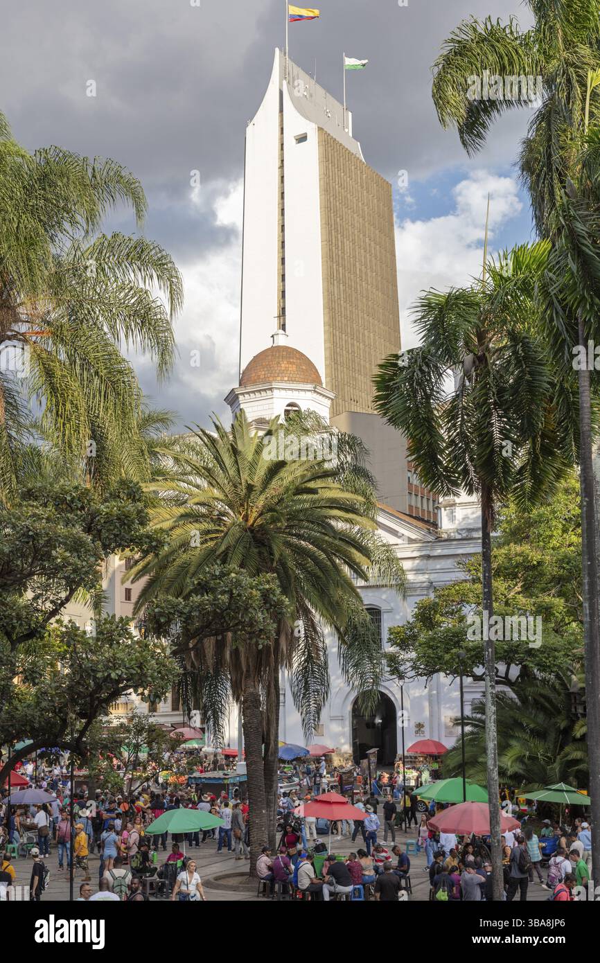 Coltejer Building, Medellin, Colombia, South America Stock Photo - Alamy
