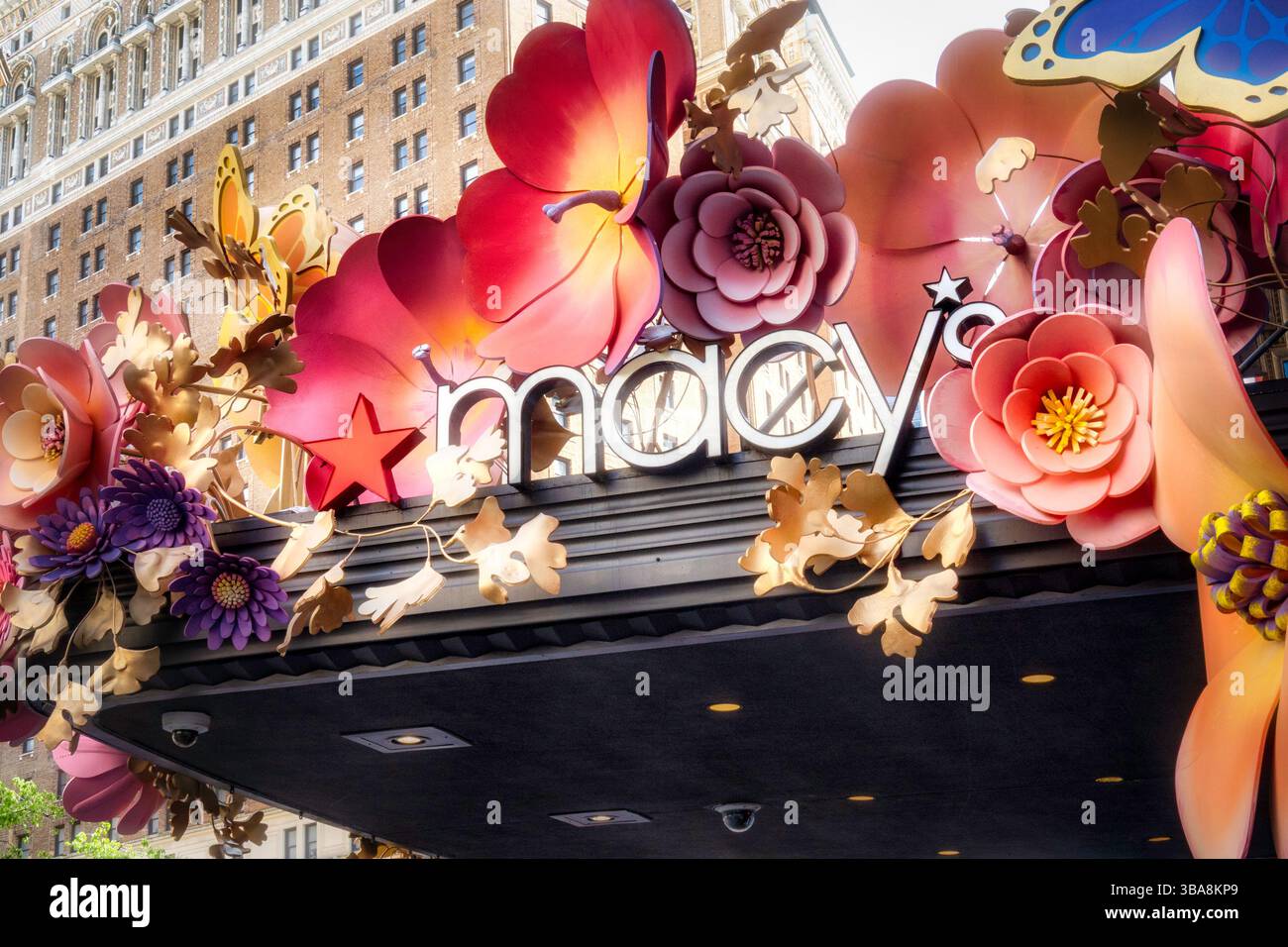 Macy's Flagship Department store facade is decorated for their annual ...