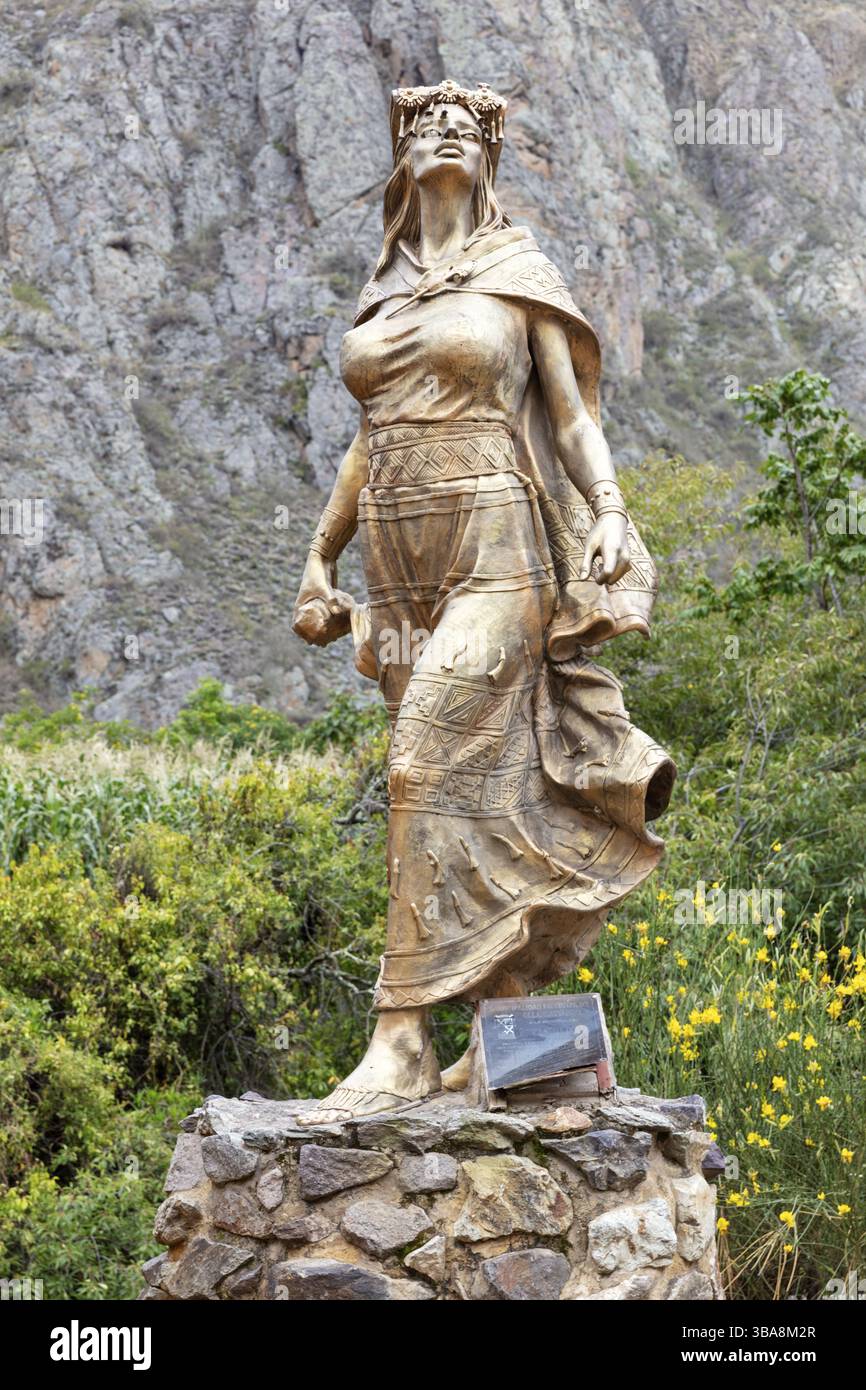 Cura Ocllo, Golden Inca Statue, Ollantaytambo, Sacred Valley, Peru ...