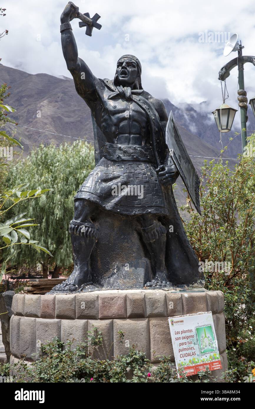 Statue of the Peruvian King of Inca Pachacutec, Ollantaytambo, Sacred ...