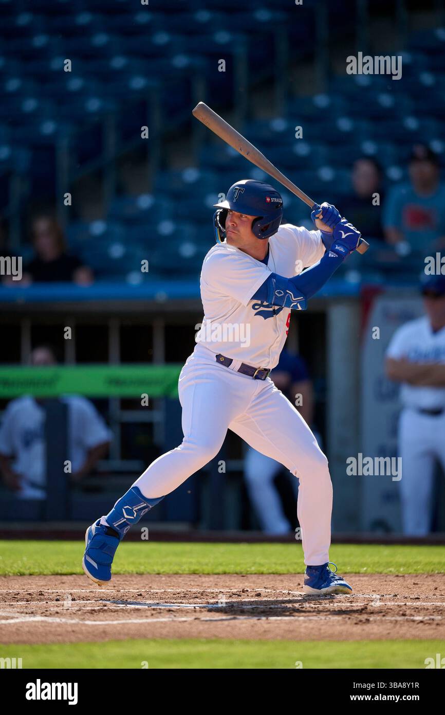 Tulsa Drillers Chris Newell (9) bats during an MiLB Texas League ...