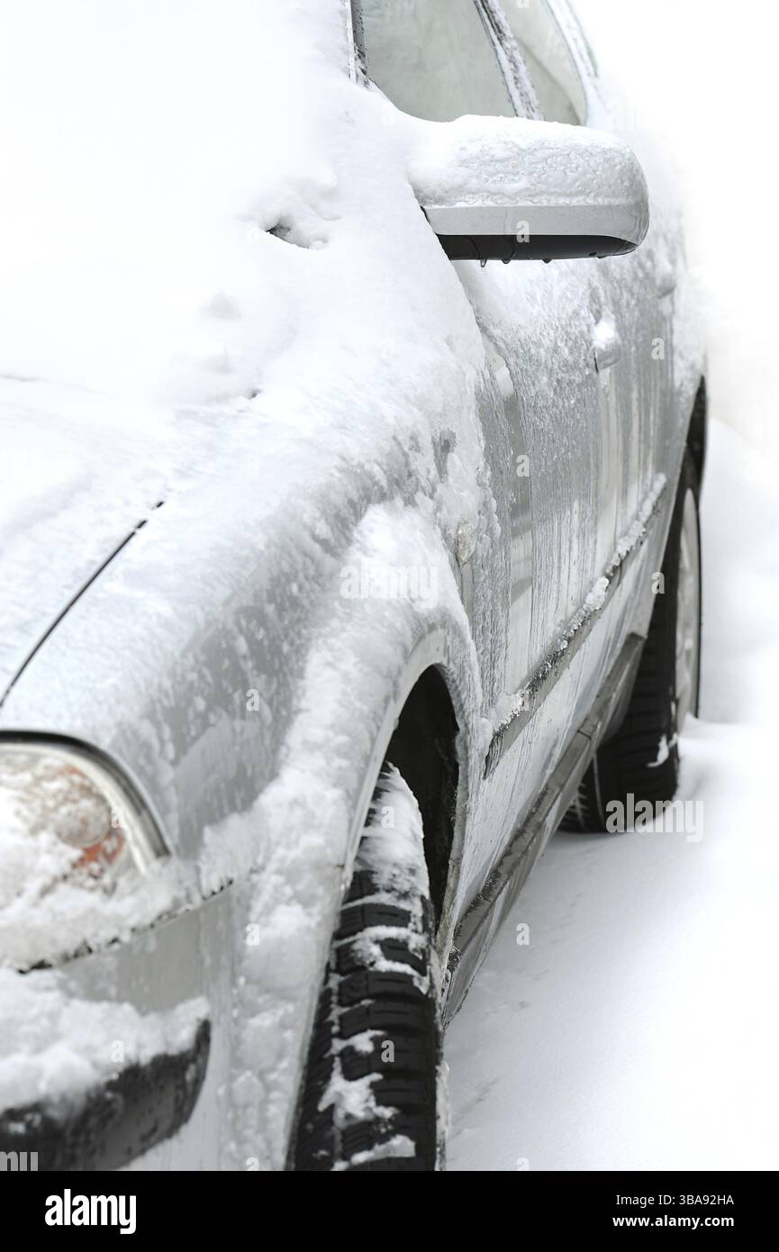 Car parts removal hi-res stock photography and images - Alamy