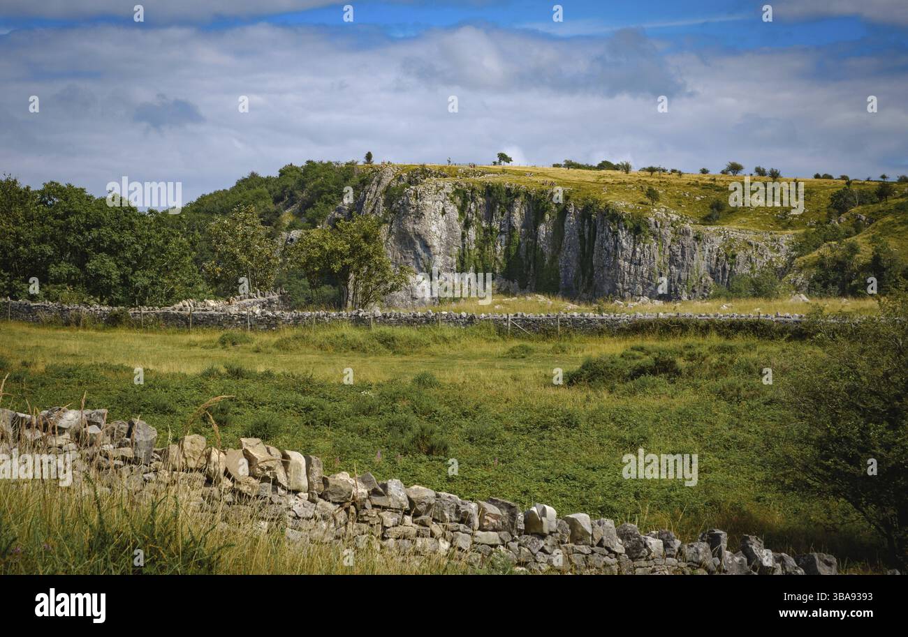 Cliffs of Cheddar Gorge from high viewpoint. High limestone cliffs in ...