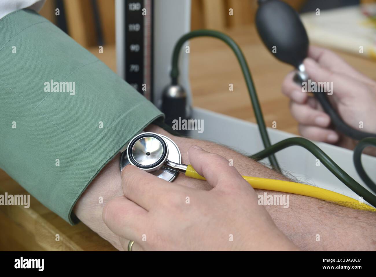 Blood measurement in the doctor's surgery Stock Photo - Alamy