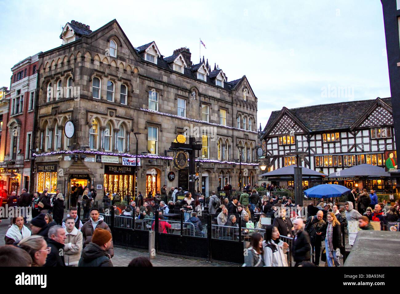 Visitors enjoy traditional market fare and festive shopping at ...