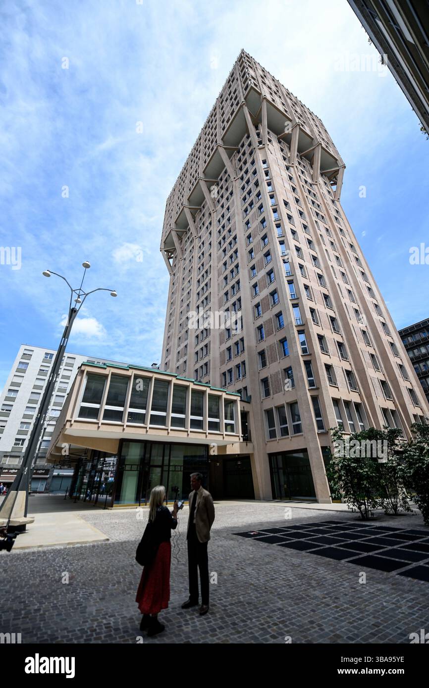 Milano, Milano. 12th May, 2025. Riqualificazione Torre Velasca e Piazza antistante - Milano, 12 ...
