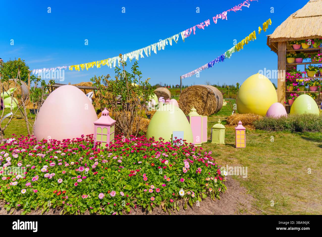 Oversized hay bales hi-res stock photography and images - Alamy