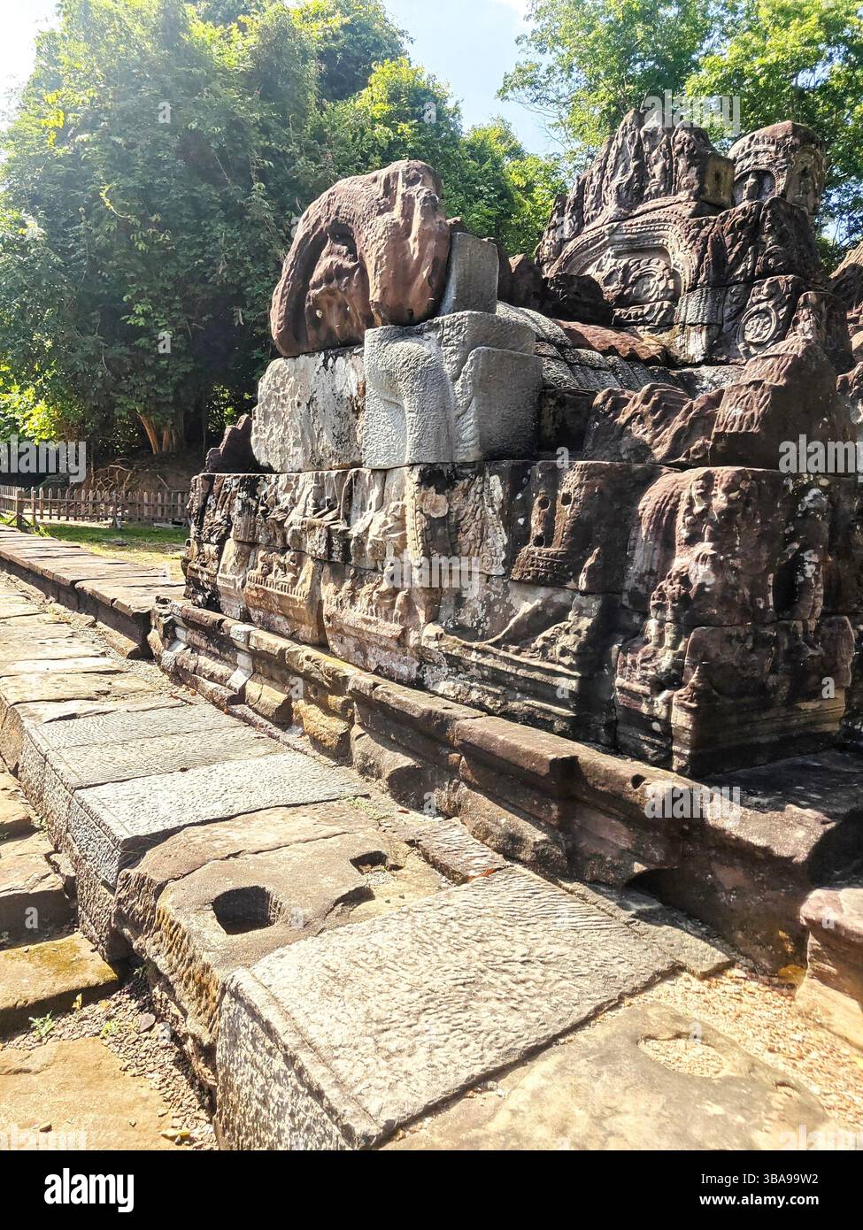 (250512) -- SIEM REAP, May 12, 2025 (Xinhua) -- This photo taken on May 7, 2025 shows a view of ...