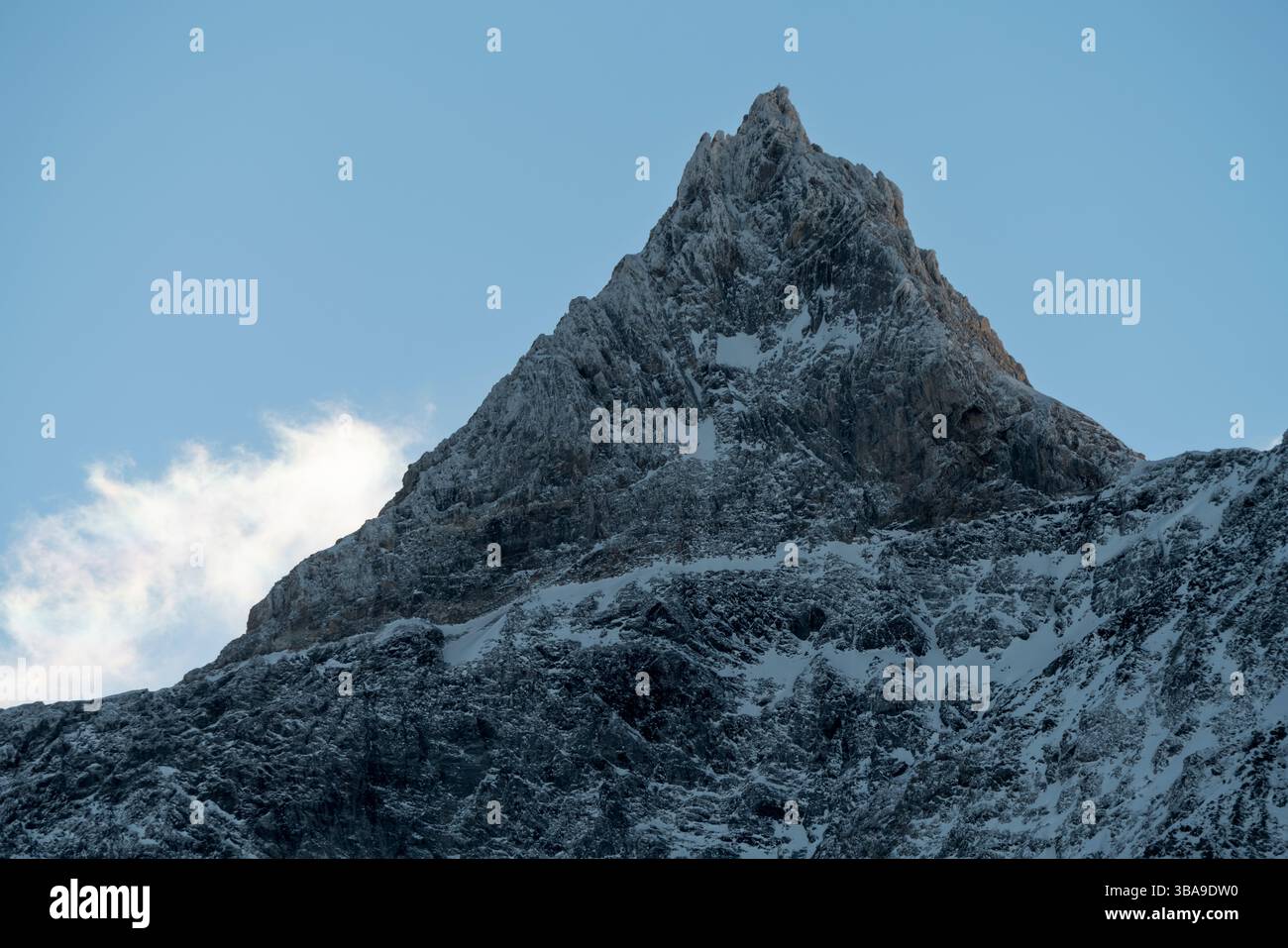 Dramatic pyramid shaped peak hi-res stock photography and images - Alamy