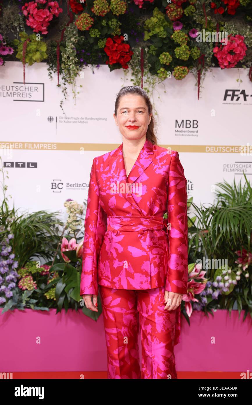 Award - Deutscher Filmpreis 2025 - Roter Teppich Meike Droste beim ...