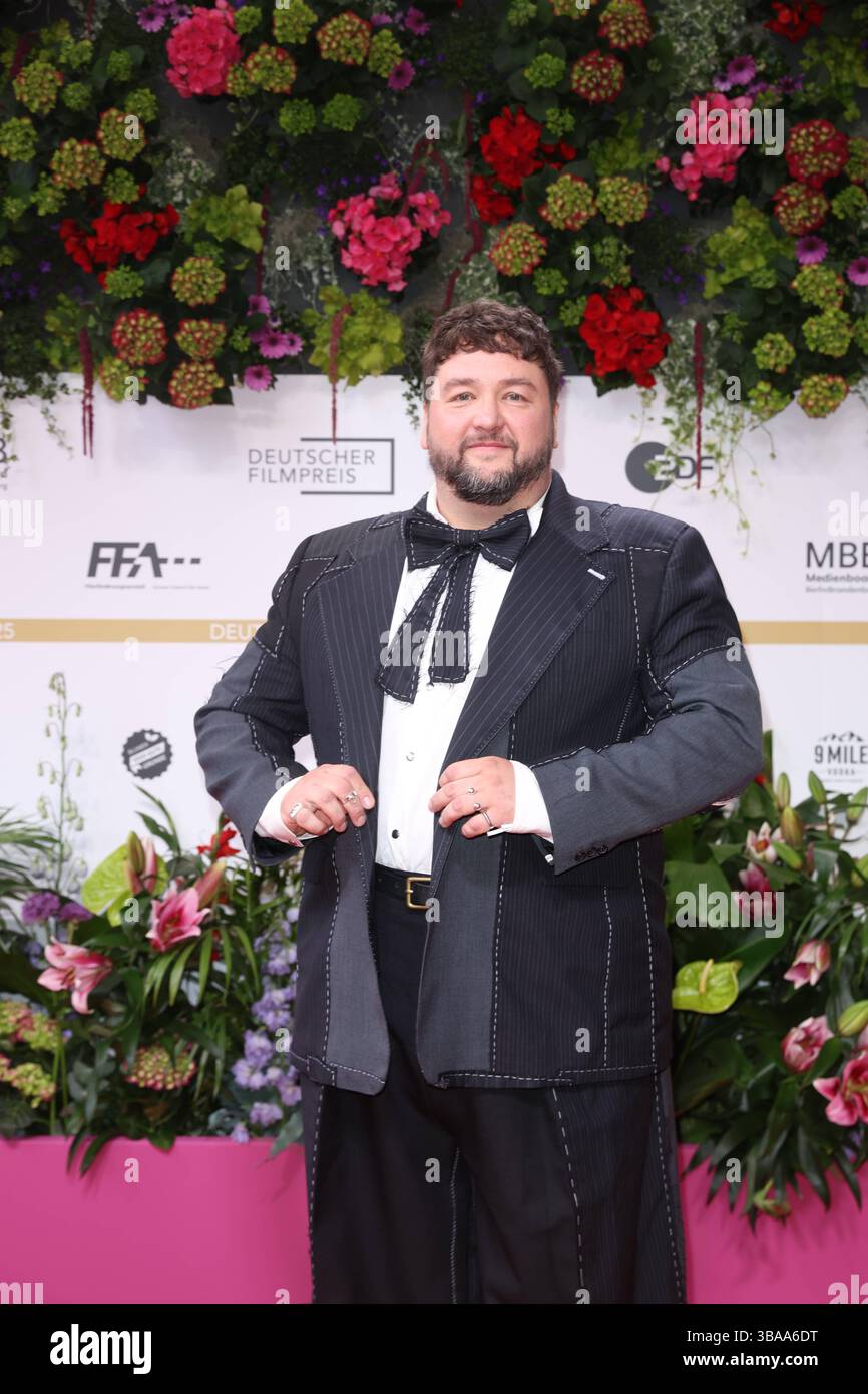 Award - Deutscher Filmpreis 2025 - Roter Teppich Daniel Zillmann beim ...