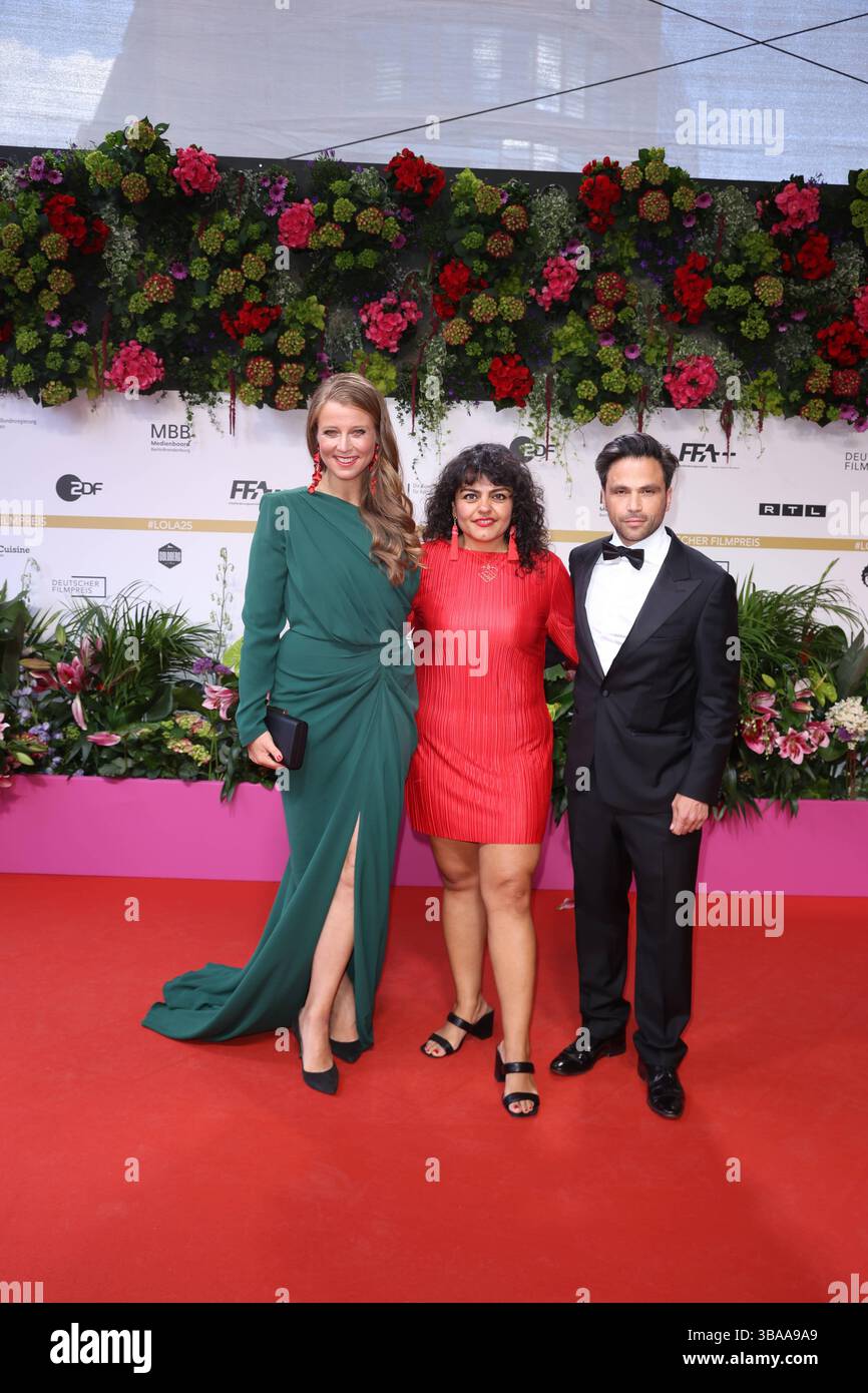 Award - Deutscher Filmpreis 2025 - Roter Teppich Nina Eichinger, Sarah ...